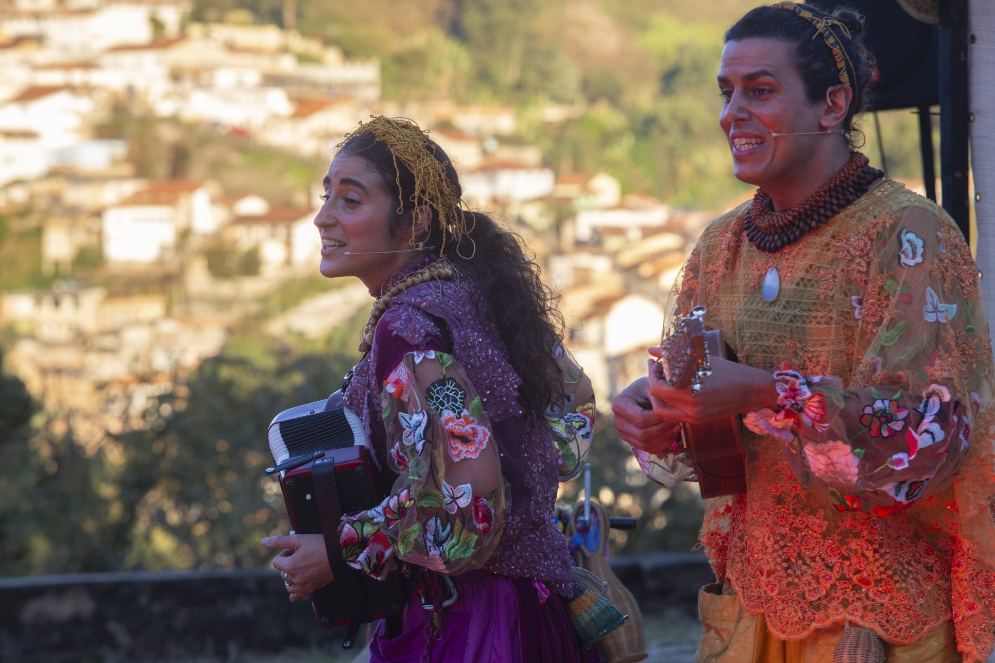 Show cênico: “Proncovô” de Laura de Castro e Zé Motta | Portal Oficial ...